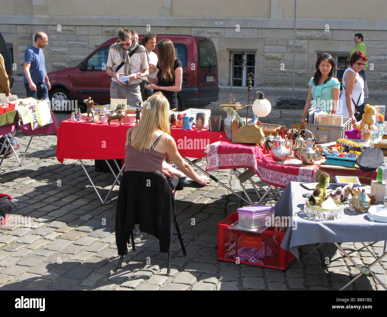 Berlin Am Kupfergraben Flohmarkt Flea Market Stock Photo - Alamy