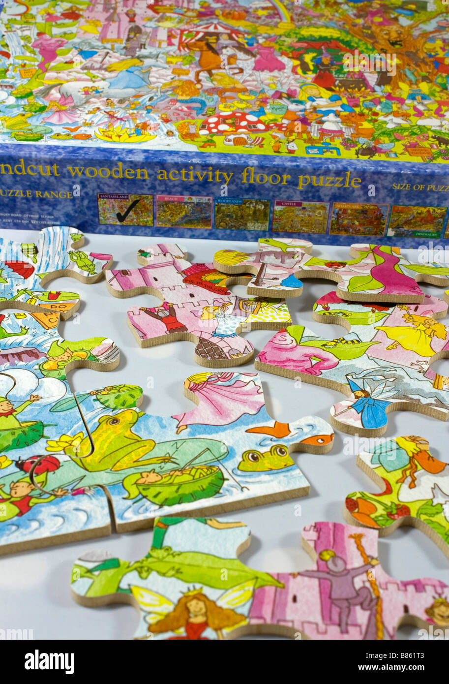 Jigsaw puzzle hi-res stock photography and images - Alamy