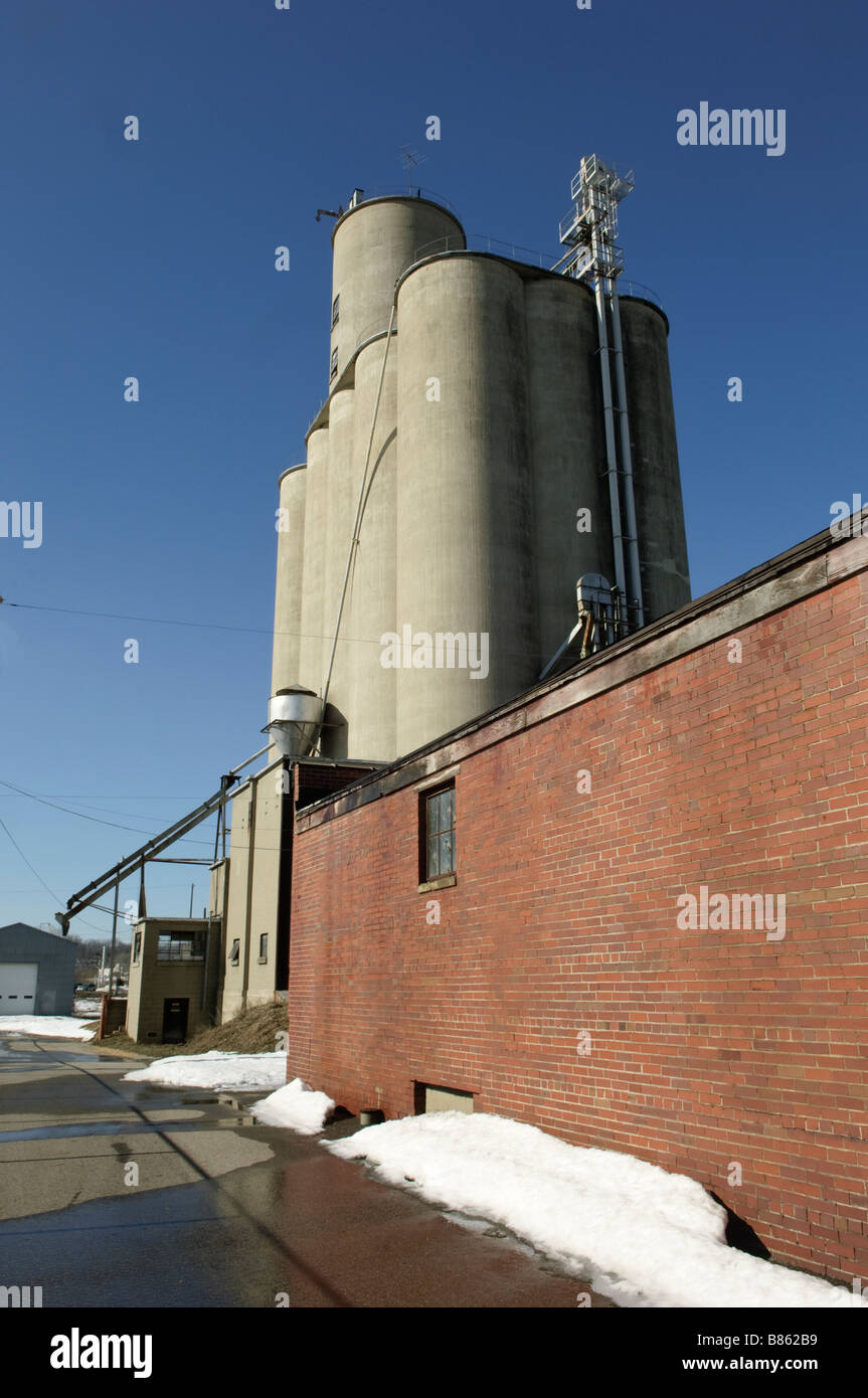 Sanitary bin hi-res stock photography and images - Alamy