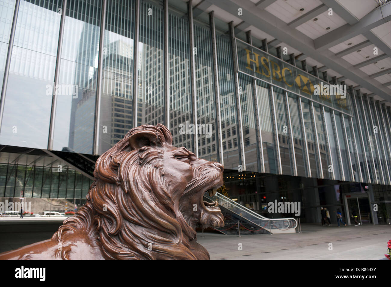 Hsbc lion central hong kong hi-res stock photography and images - Alamy