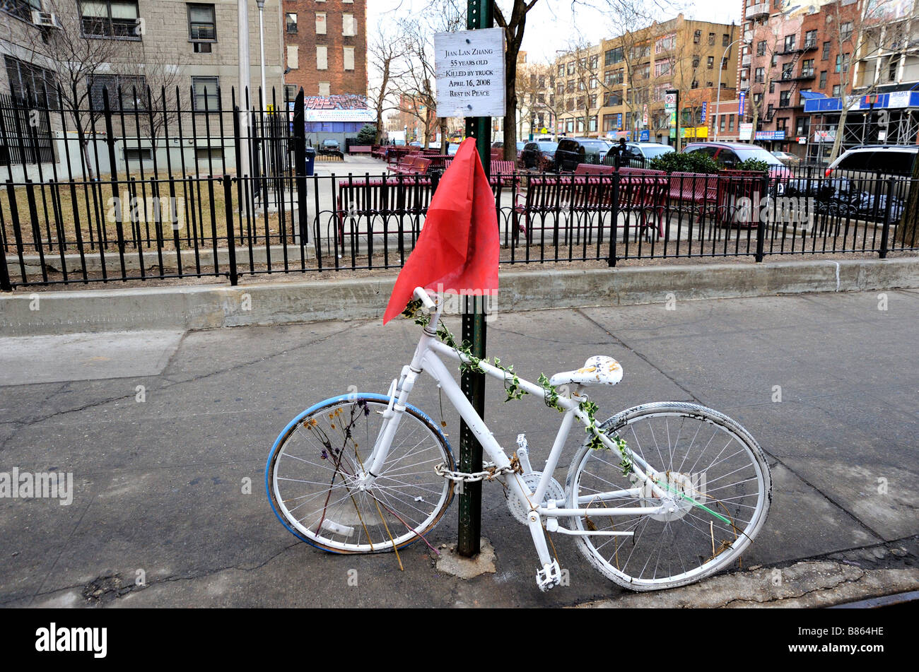 Derelict Ghost Bike is tied to a post with a memorial sign Stock Photo ...