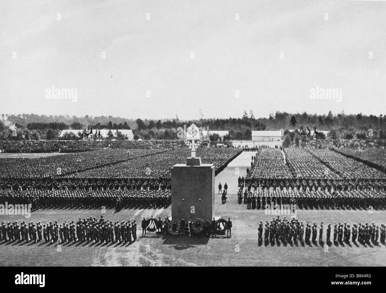 A workers' army, during the Party Congress of the NSDAP in Nuremberg ...