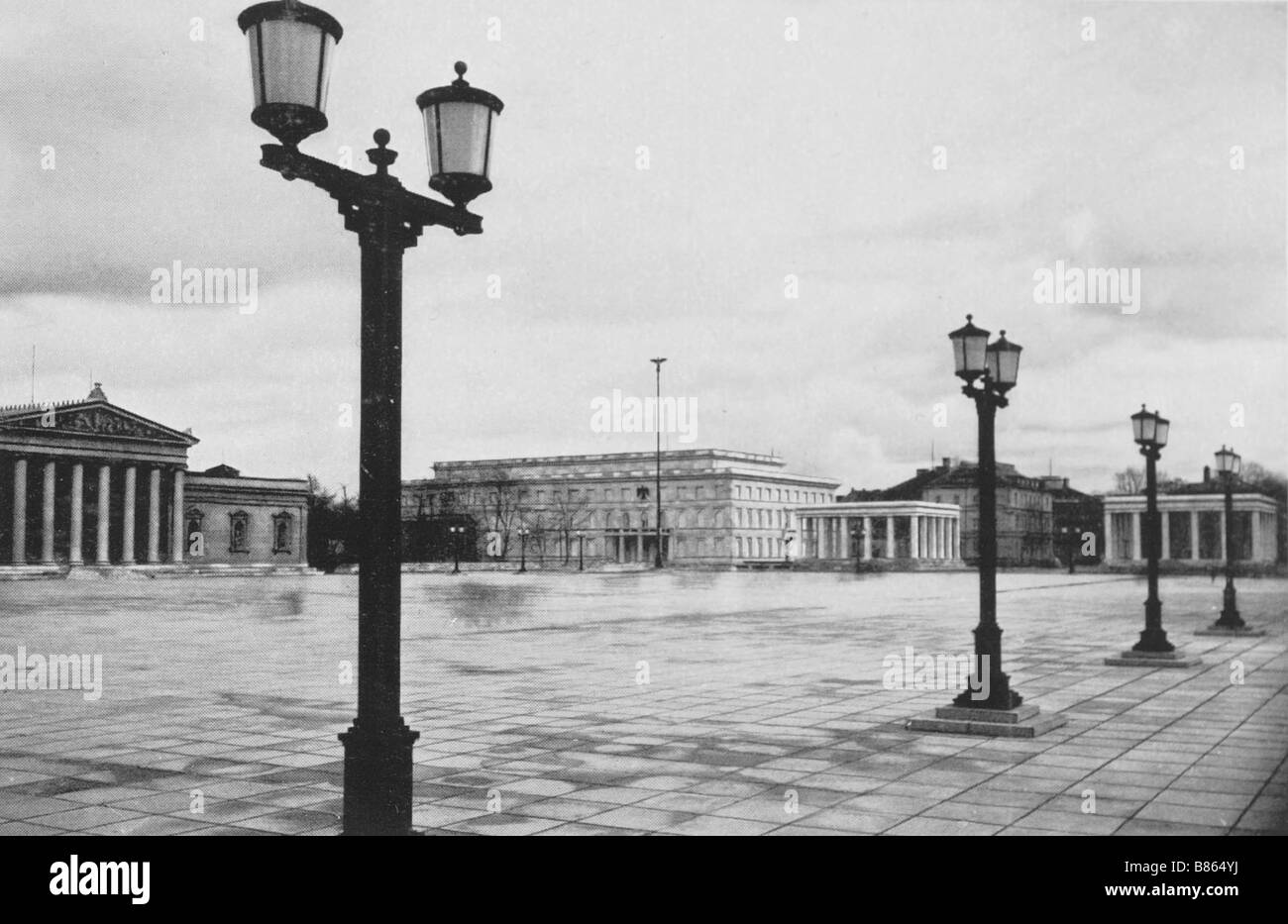 Rebuilt by hitler weimar republic hi-res stock photography and images ...