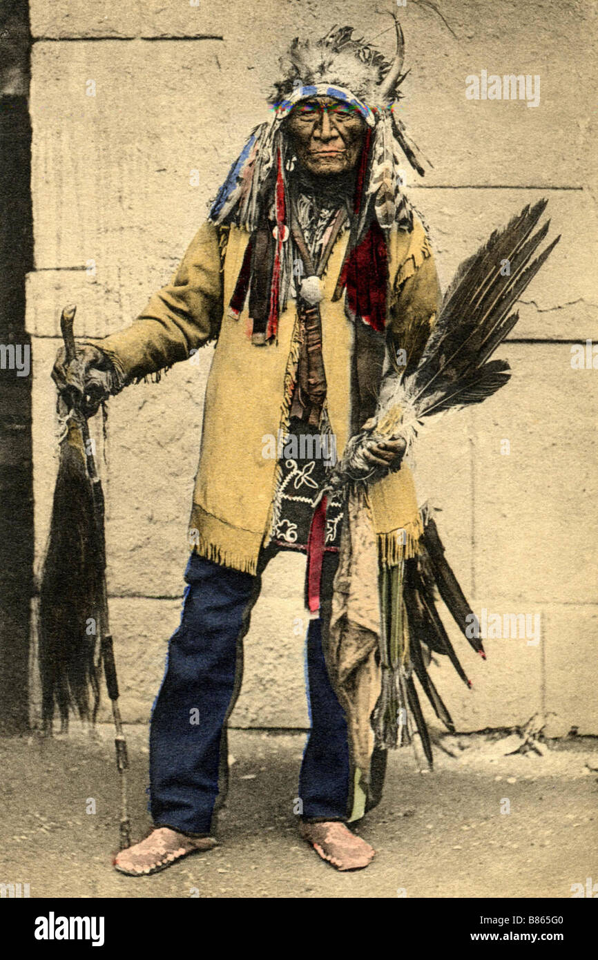 105 year old indian chief hi-res stock photography and images - Alamy