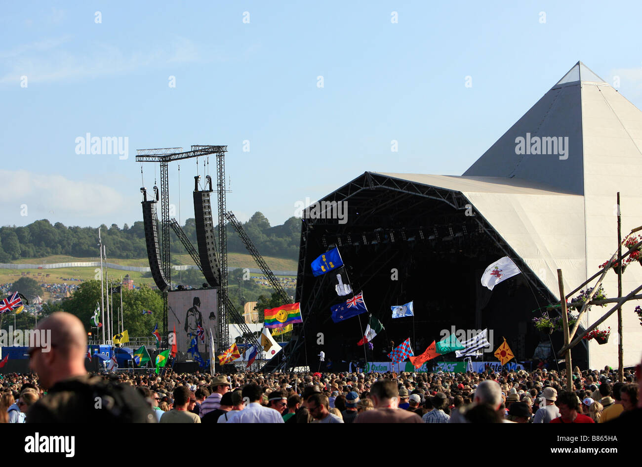 Pyramid stage glastonbury hi-res stock photography and images - Alamy