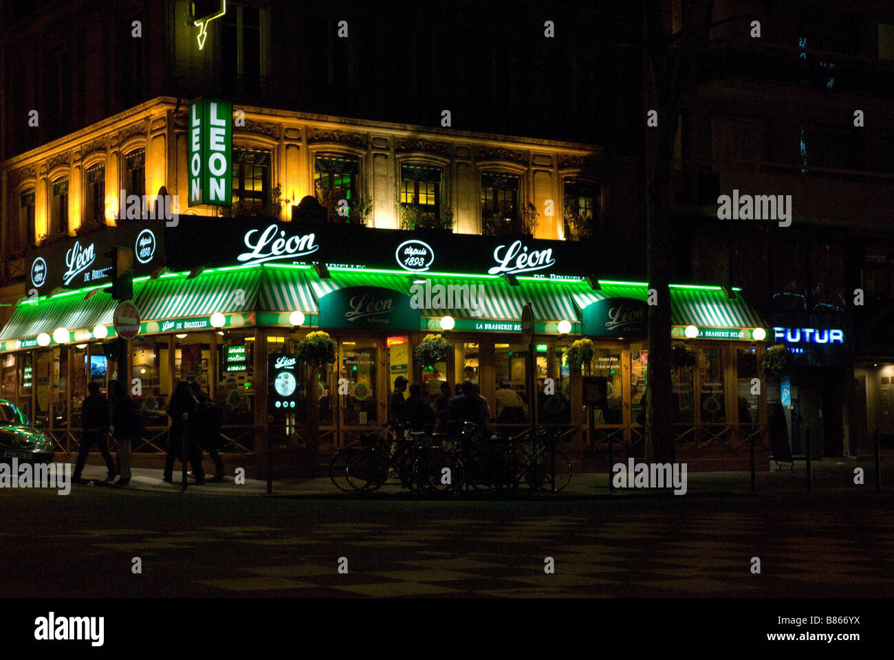 Restaurant Leon in Paris, France Stock Photo - Alamy