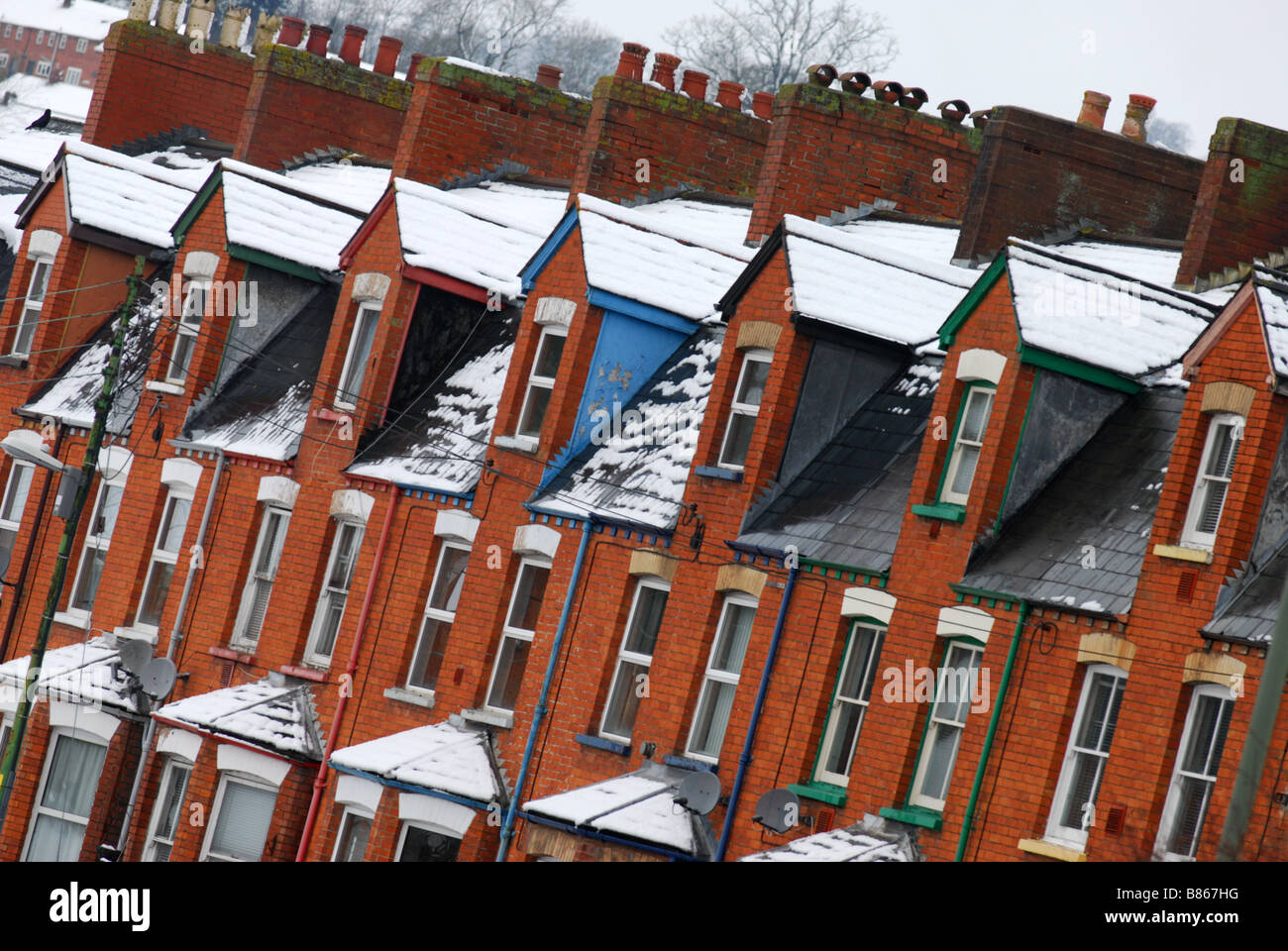 Row of bay windows hi-res stock photography and images - Alamy