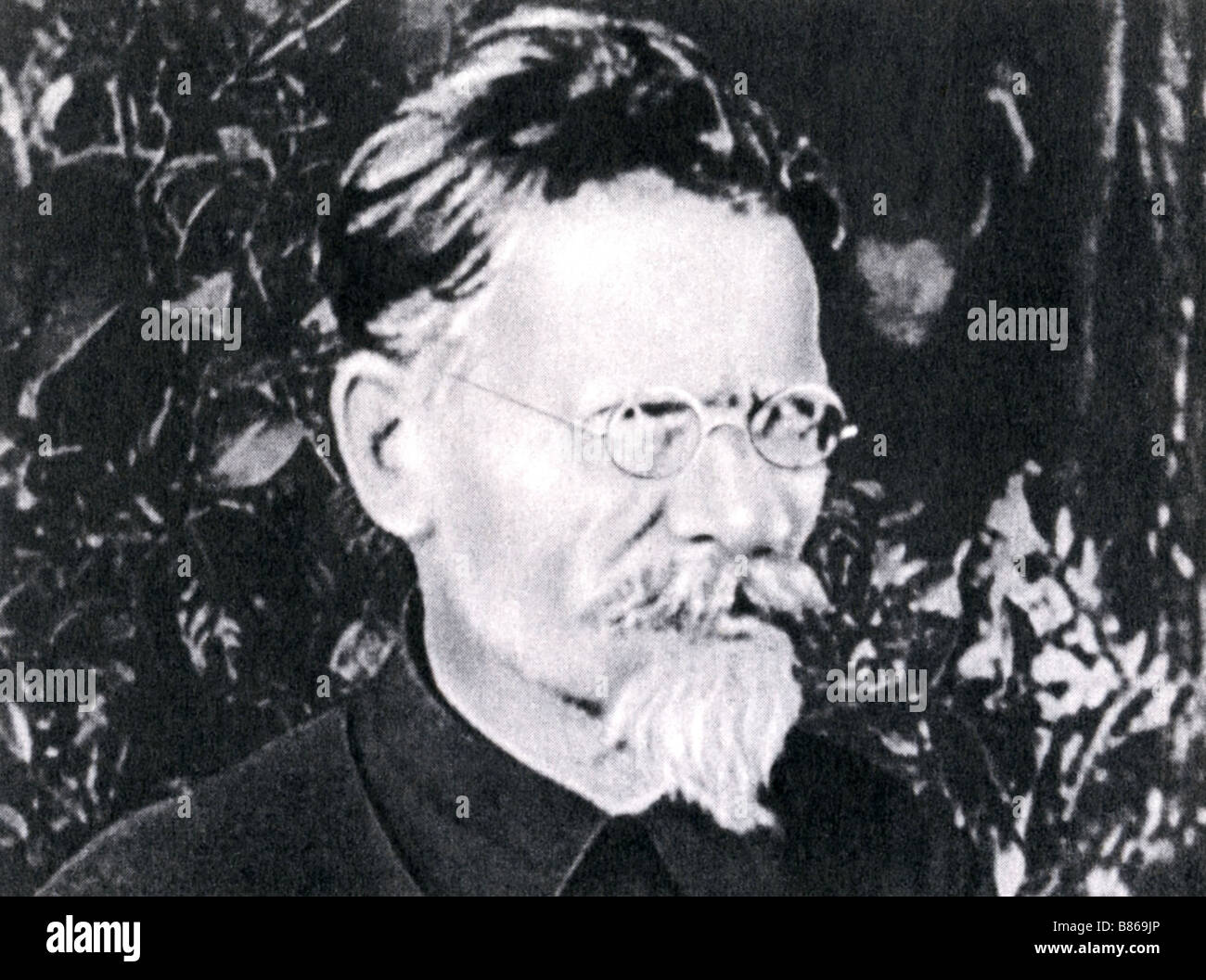 Kalinin standing next to Lenin's grave, January 1924 Stock Photo - Alamy