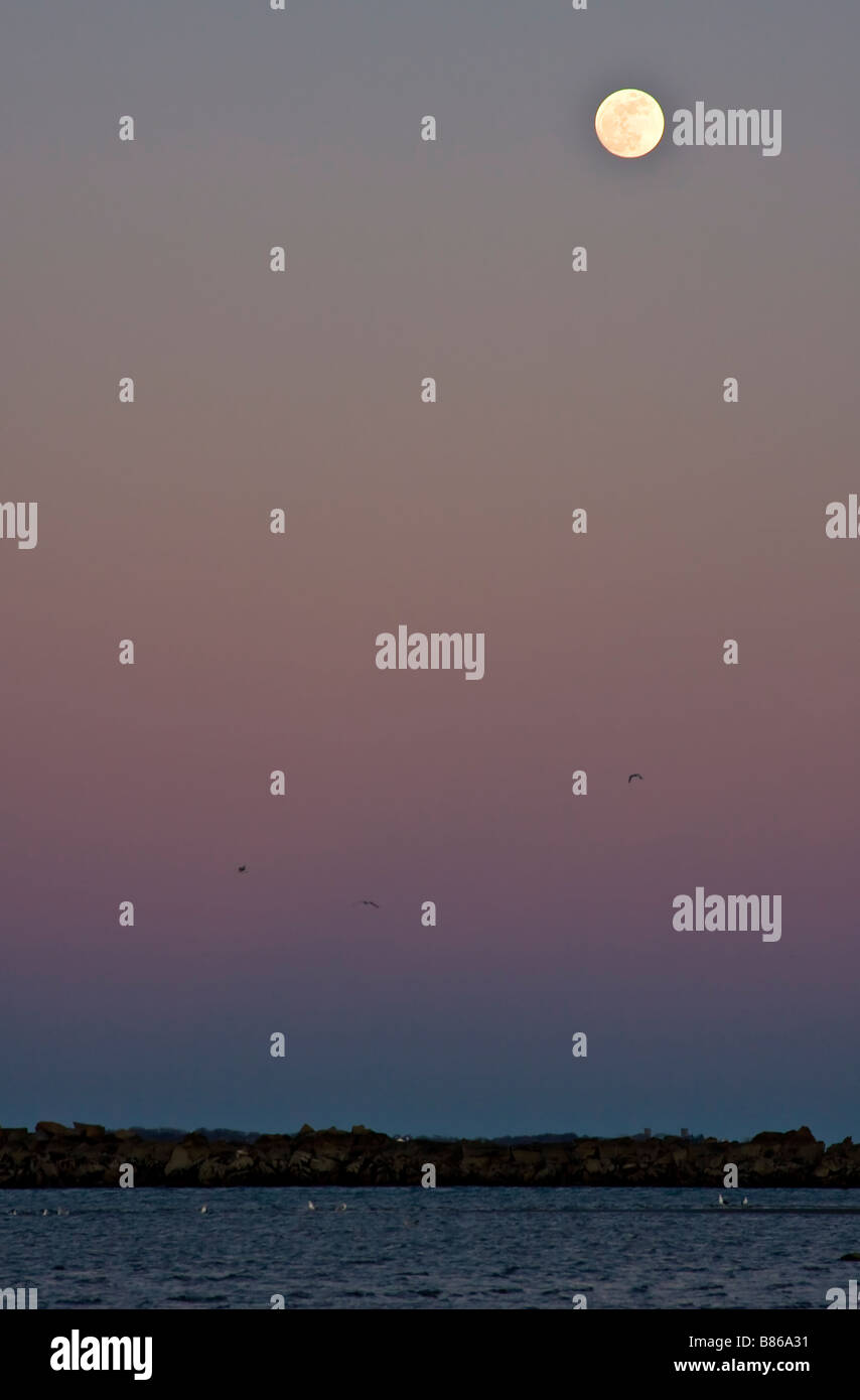 Atlantic with full moon hi-res stock photography and images - Alamy