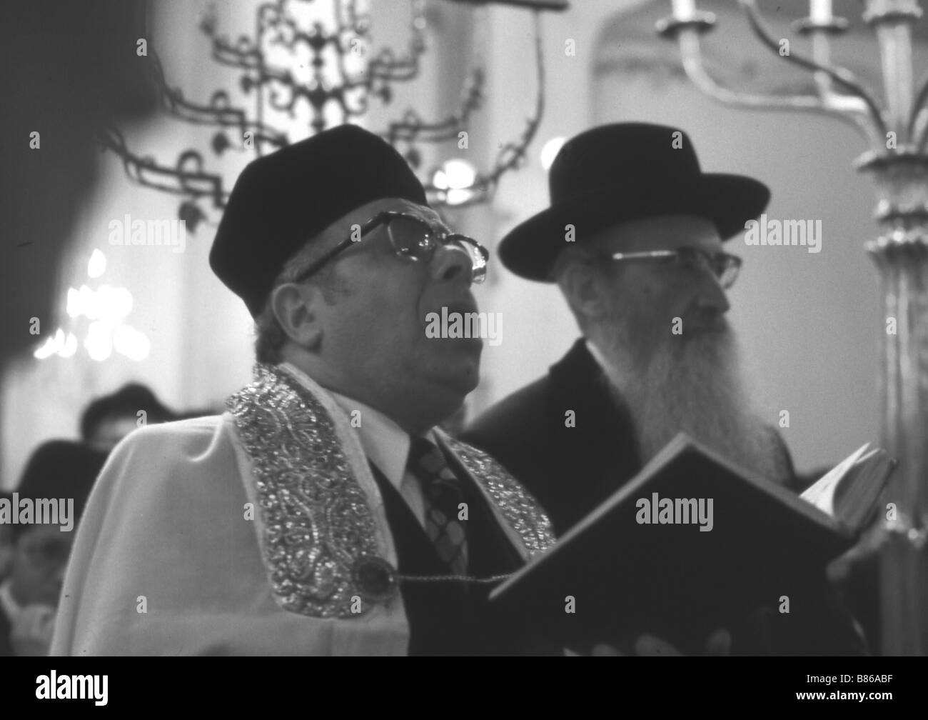 Prayers in a synagogue Stock Photo - Alamy