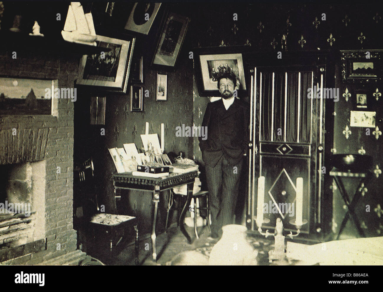 Anton chekhov portrait hi-res stock photography and images - Alamy