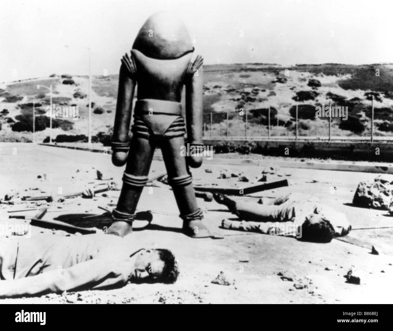 Earth vs. the Flying Saucers Year: 1956 USA Director: Fred F. Sears ...