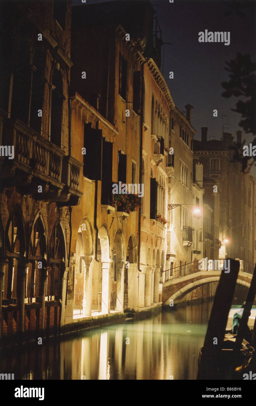 The Belli Bridge and the Sotoportego del Tagiapiera in Venice Stock ...