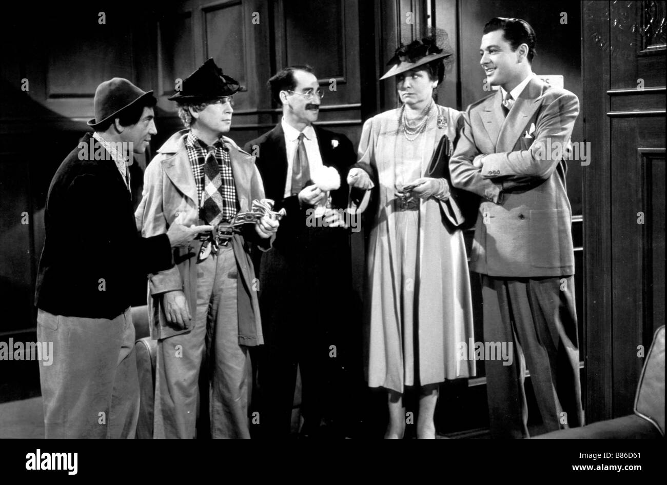 The Big Store Year : 1941 - USA Groucho, Chico, Harpo Marx, margareth ...