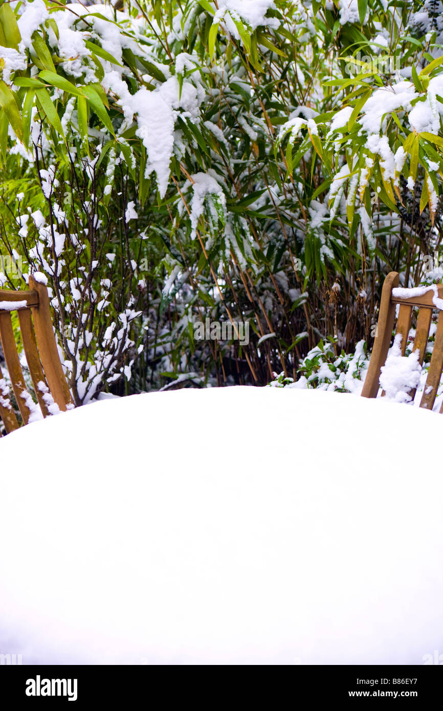 Snow patio hi-res stock photography and images - Alamy