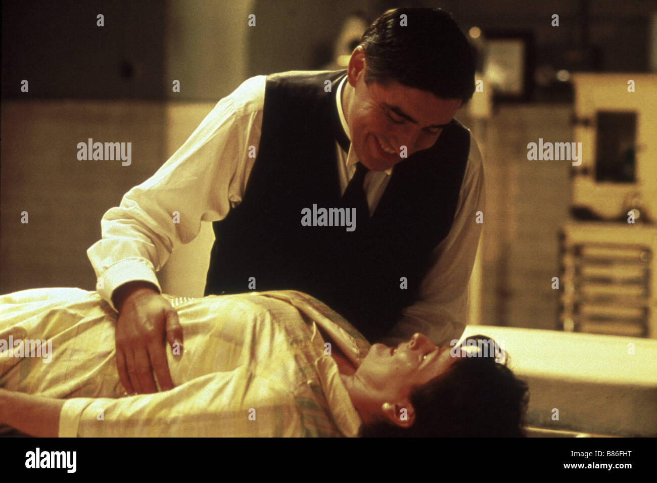 Plots with a View Year : 2002 - USA Brenda Blethyn, Alfred Molina ...