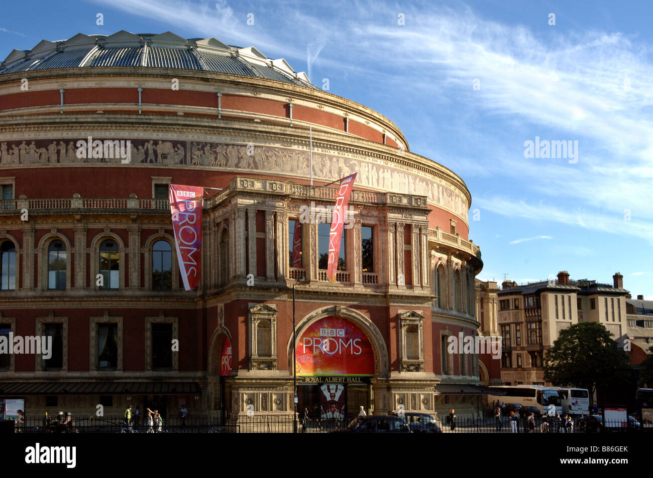 T the royal albert hall hi-res stock photography and images - Alamy