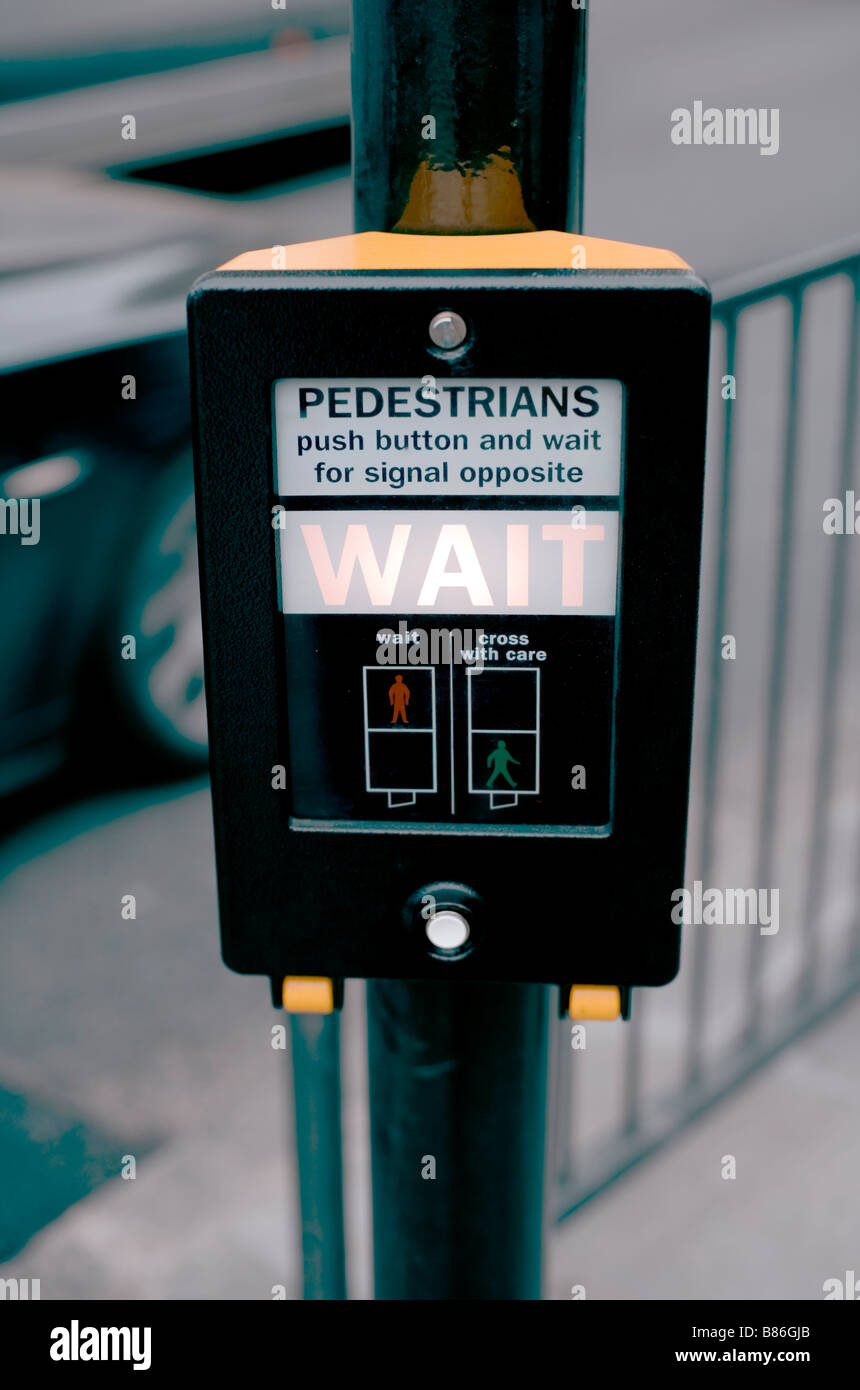 Pedestrian crossing alert hi-res stock photography and images - Alamy