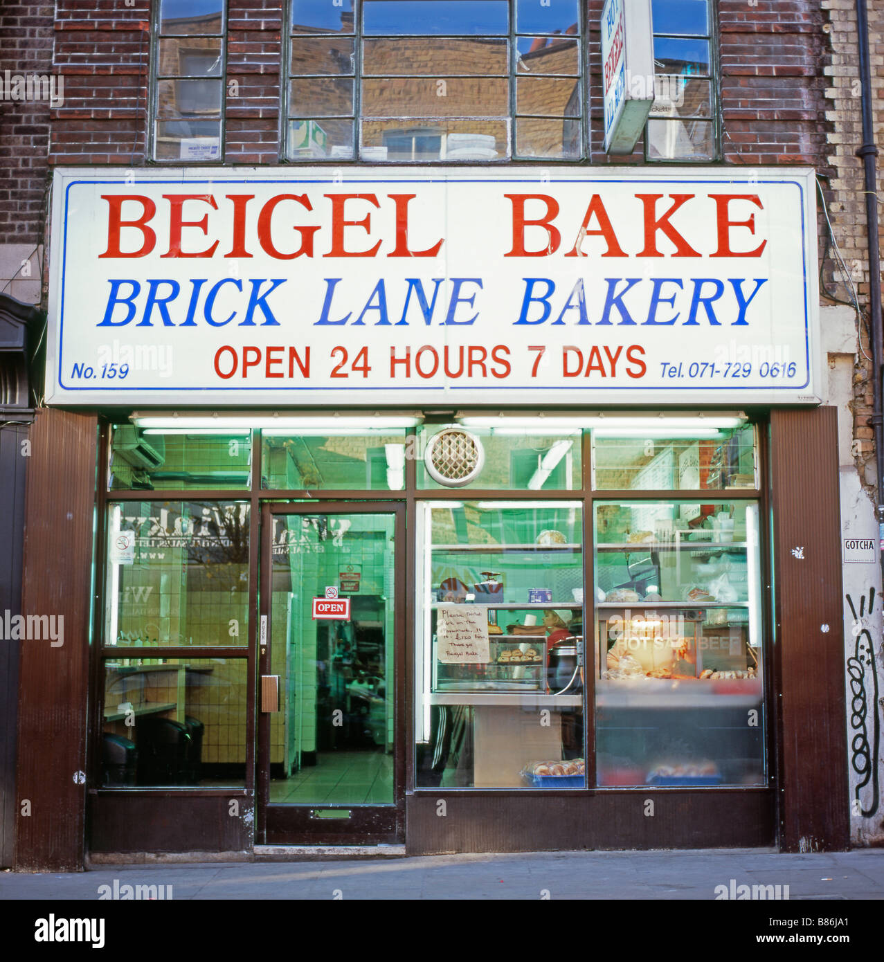 Beigel Bake Bakery Jewish Shop exterior on Brick Lane in East London ...