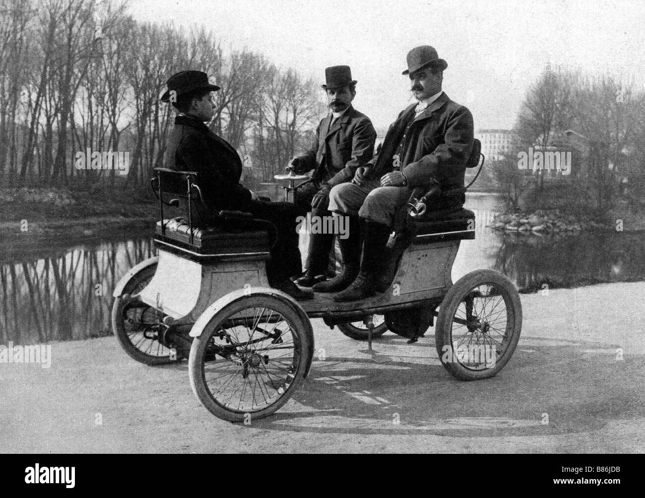 1899 1919 Black and White Stock Photos & Images - Alamy