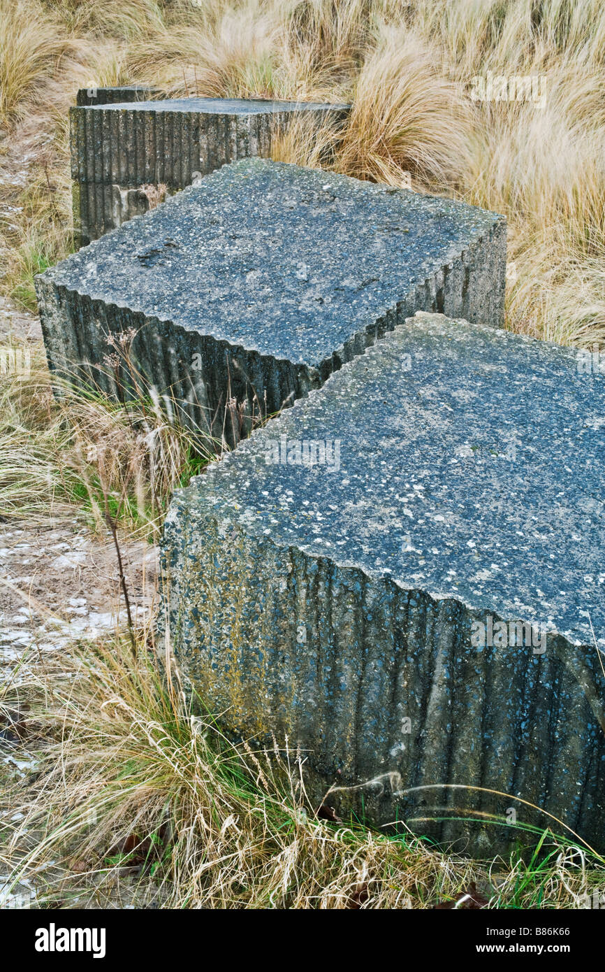 Tank traps hi-res stock photography and images - Alamy