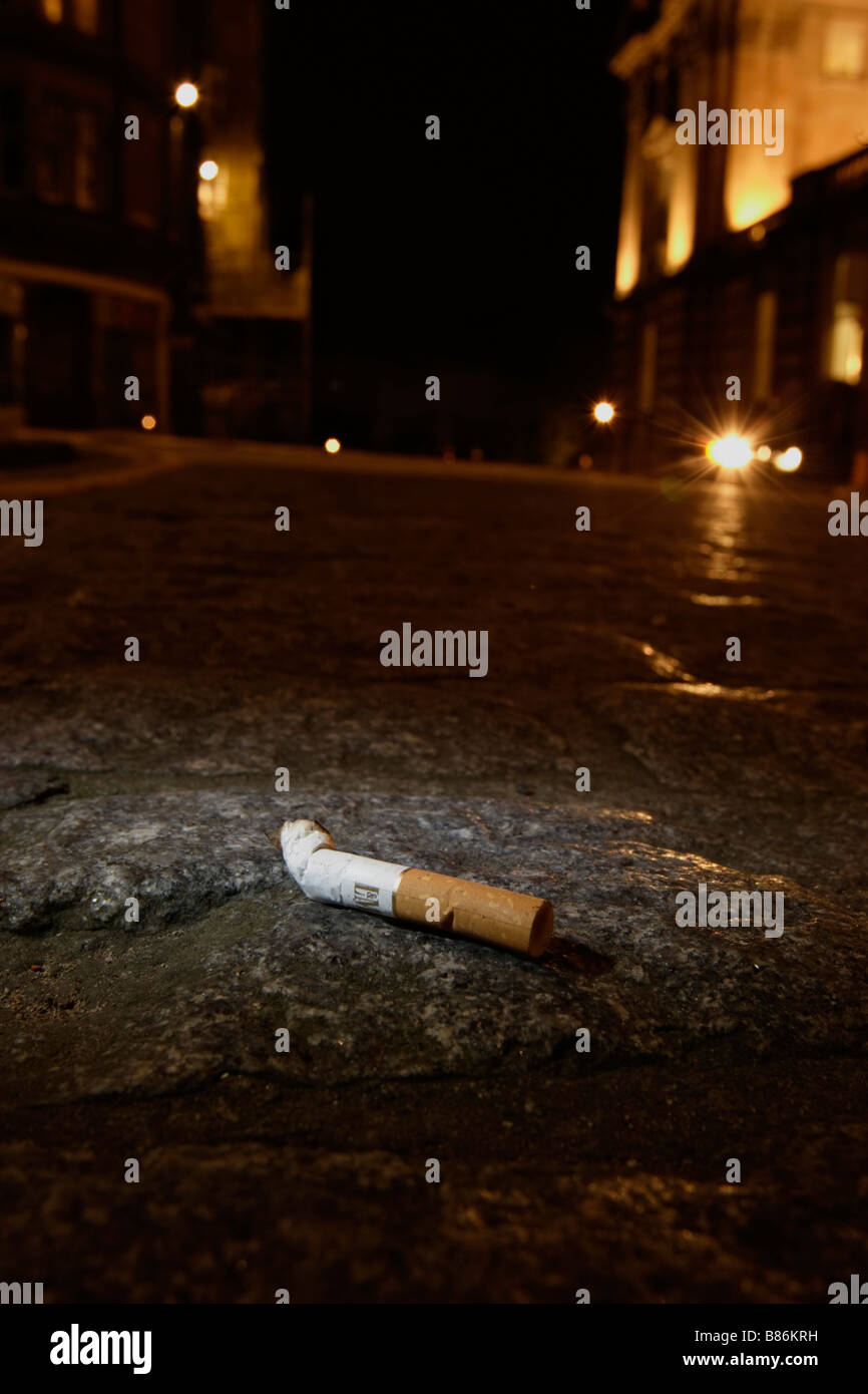 Cigarette litter hi-res stock photography and images - Alamy