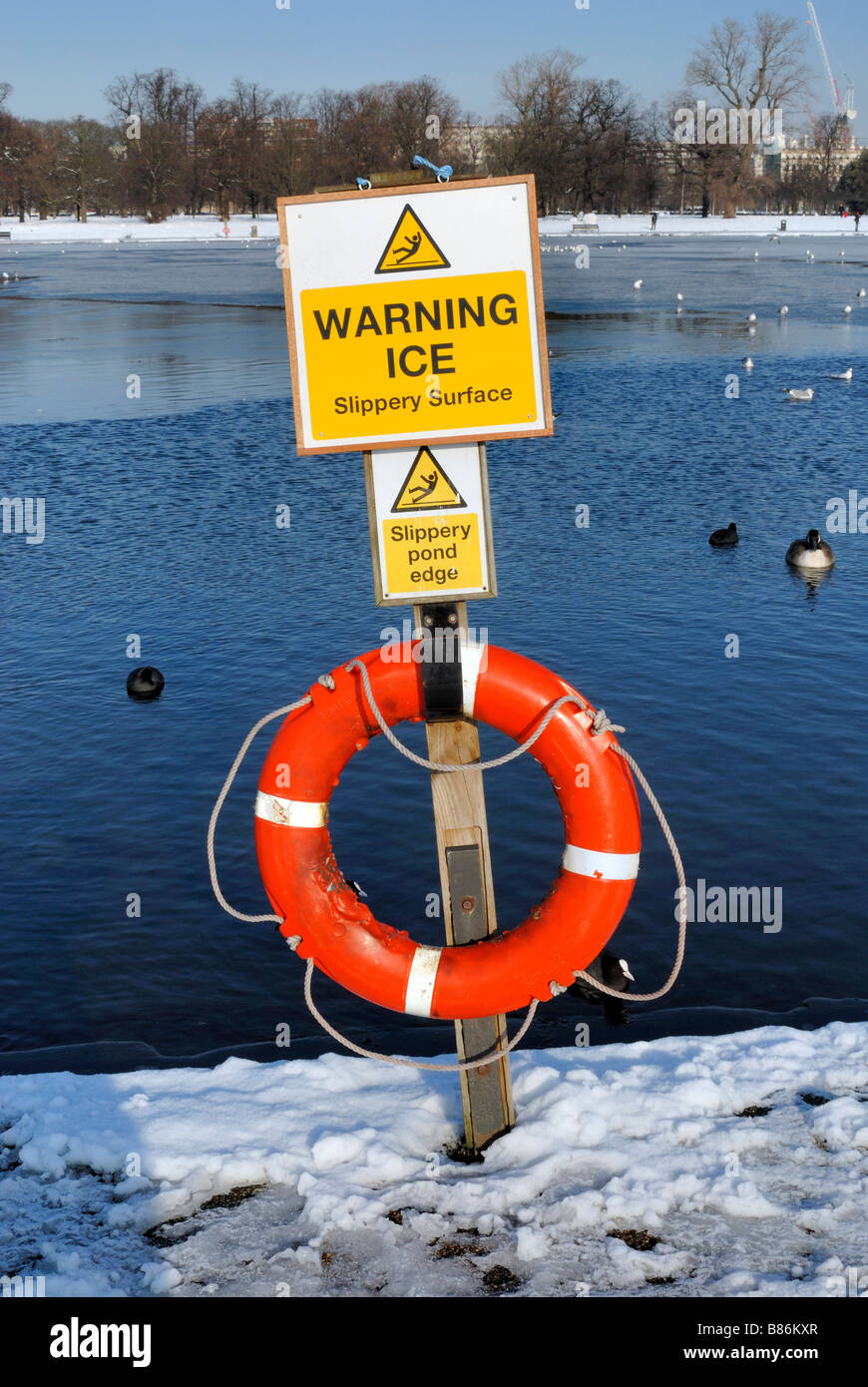 Ice warning sign hi-res stock photography and images - Alamy