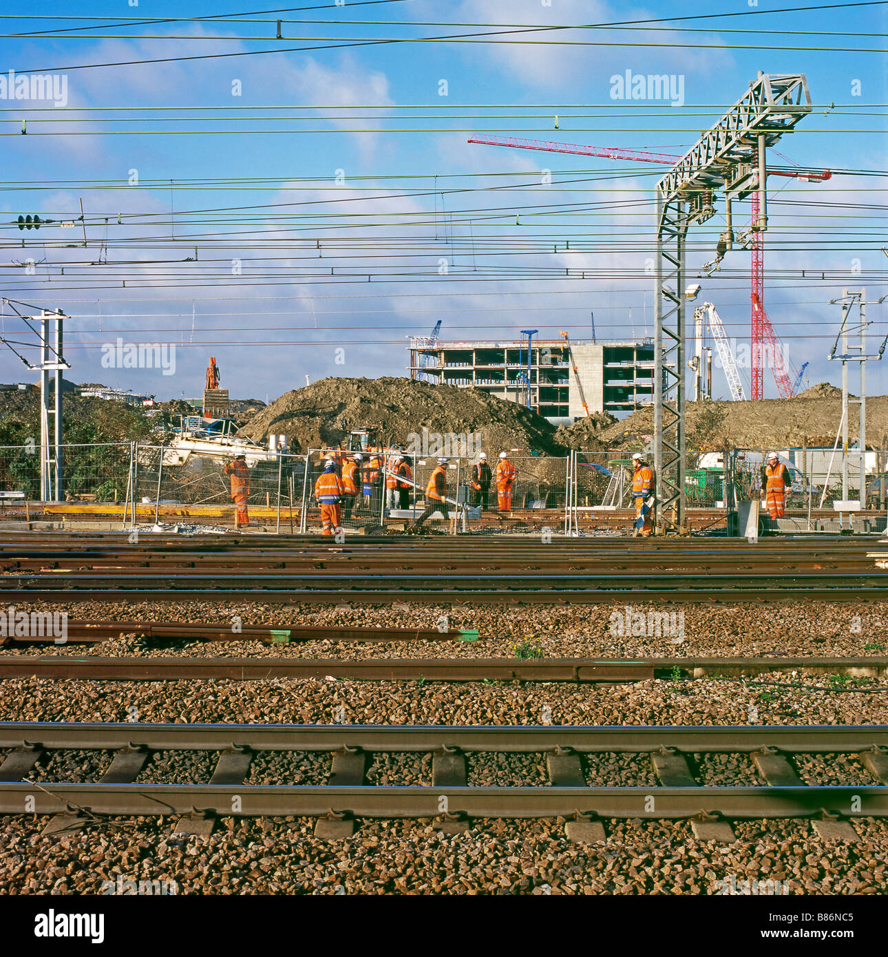 Rail track workers uk hi-res stock photography and images - Alamy
