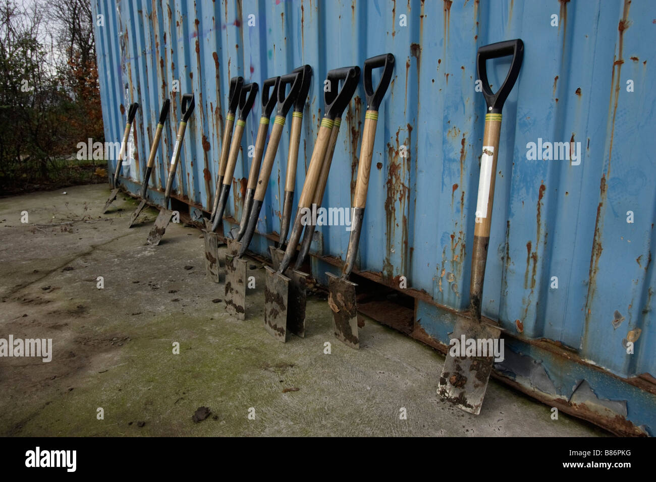 Old rusty shovels Stock Photo - Alamy