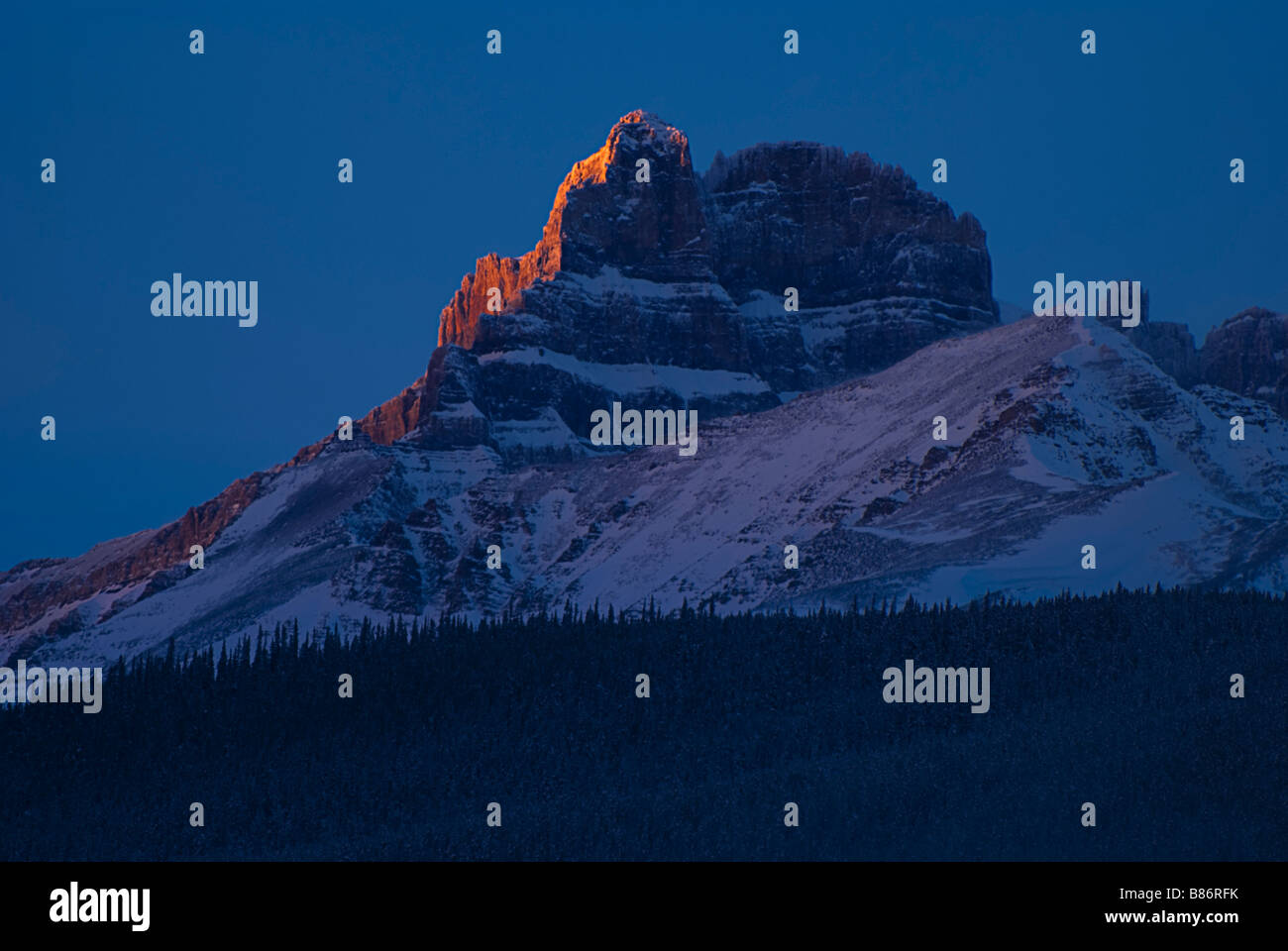 Mount hector hi-res stock photography and images - Alamy