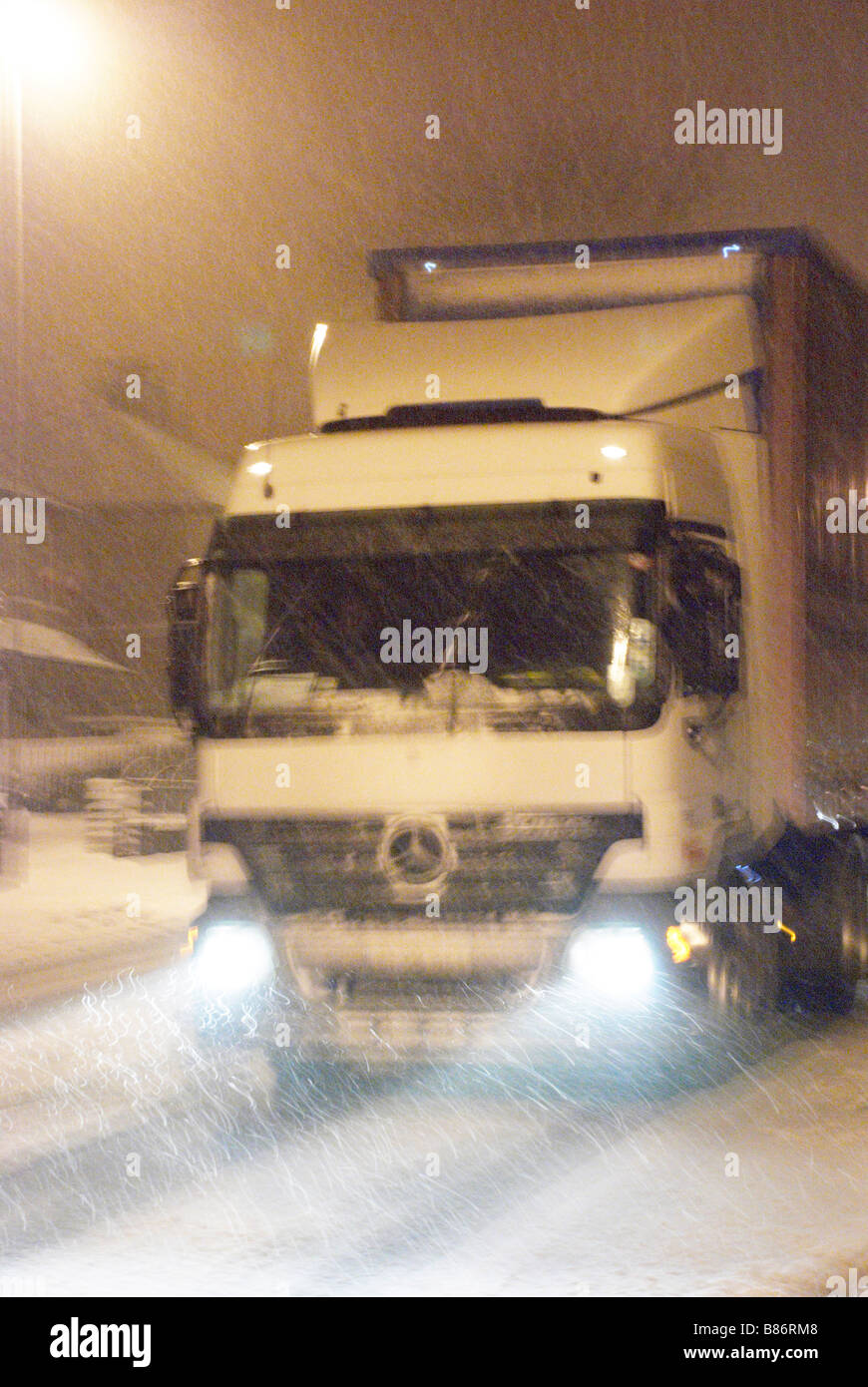 Trucking in bad weather hi-res stock photography and images - Alamy