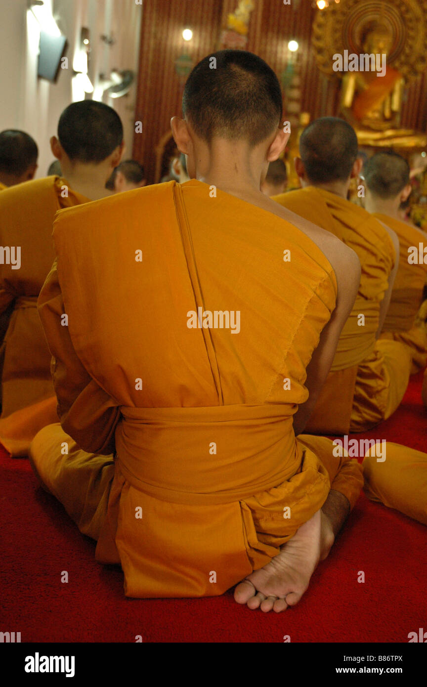 Monk kneeling hi-res stock photography and images - Alamy