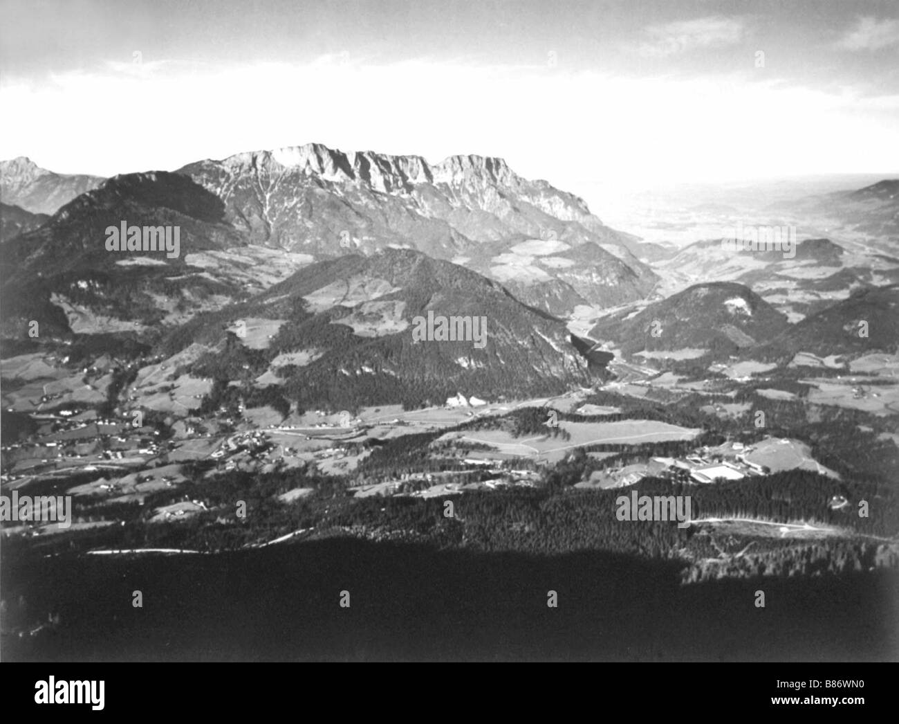 Eagle's Nest, Adolf Hitler's retreat at Berchtesgaden: The Bavarian ...