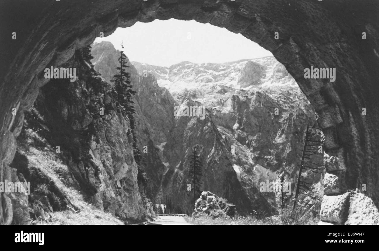 Eagle's Nest, Adolf Hitler's retreat at Berchtesgaden : access road ...