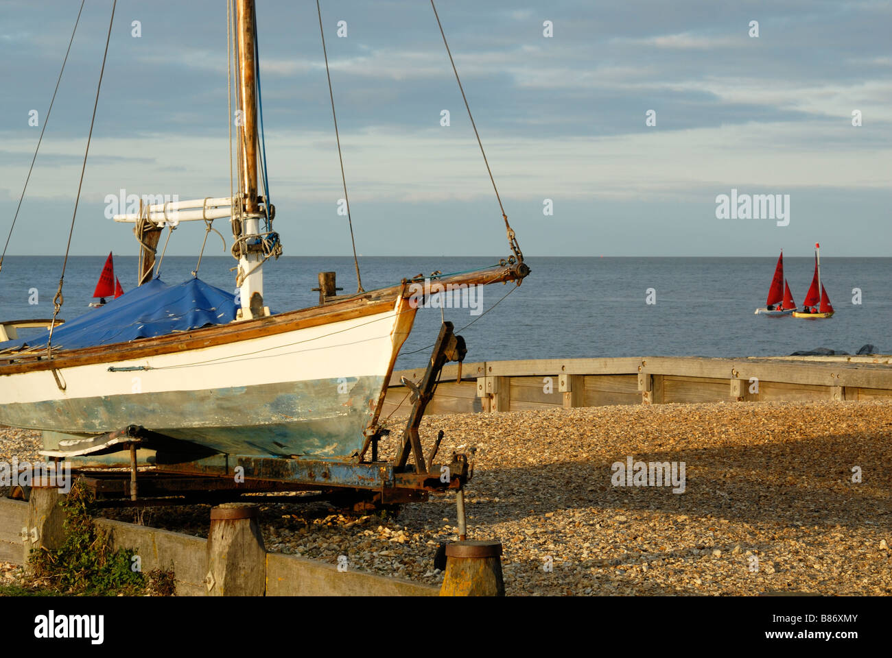 Kent coast boats hi-res stock photography and images - Alamy