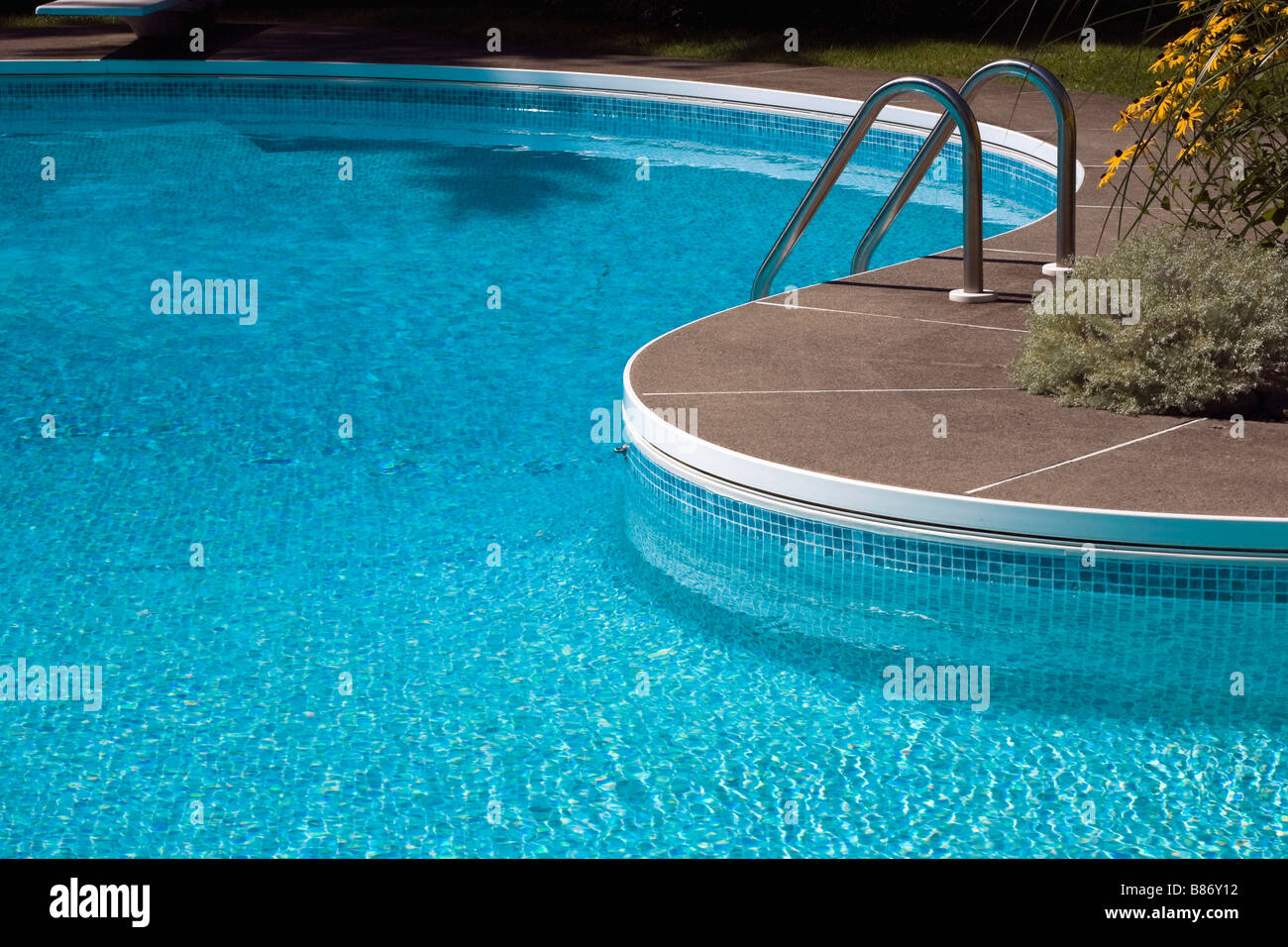 Outdoor pool design hi-res stock photography and images - Alamy