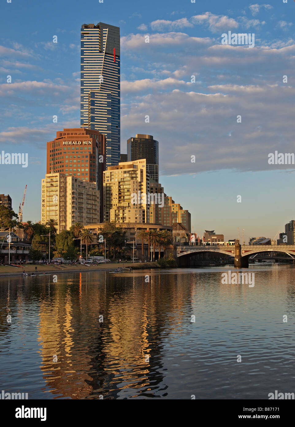 RIVER YARRA MELBOURNE VICTORIA AUSTRALIA WITH SOUTHBANK BUILDINGS AND ...