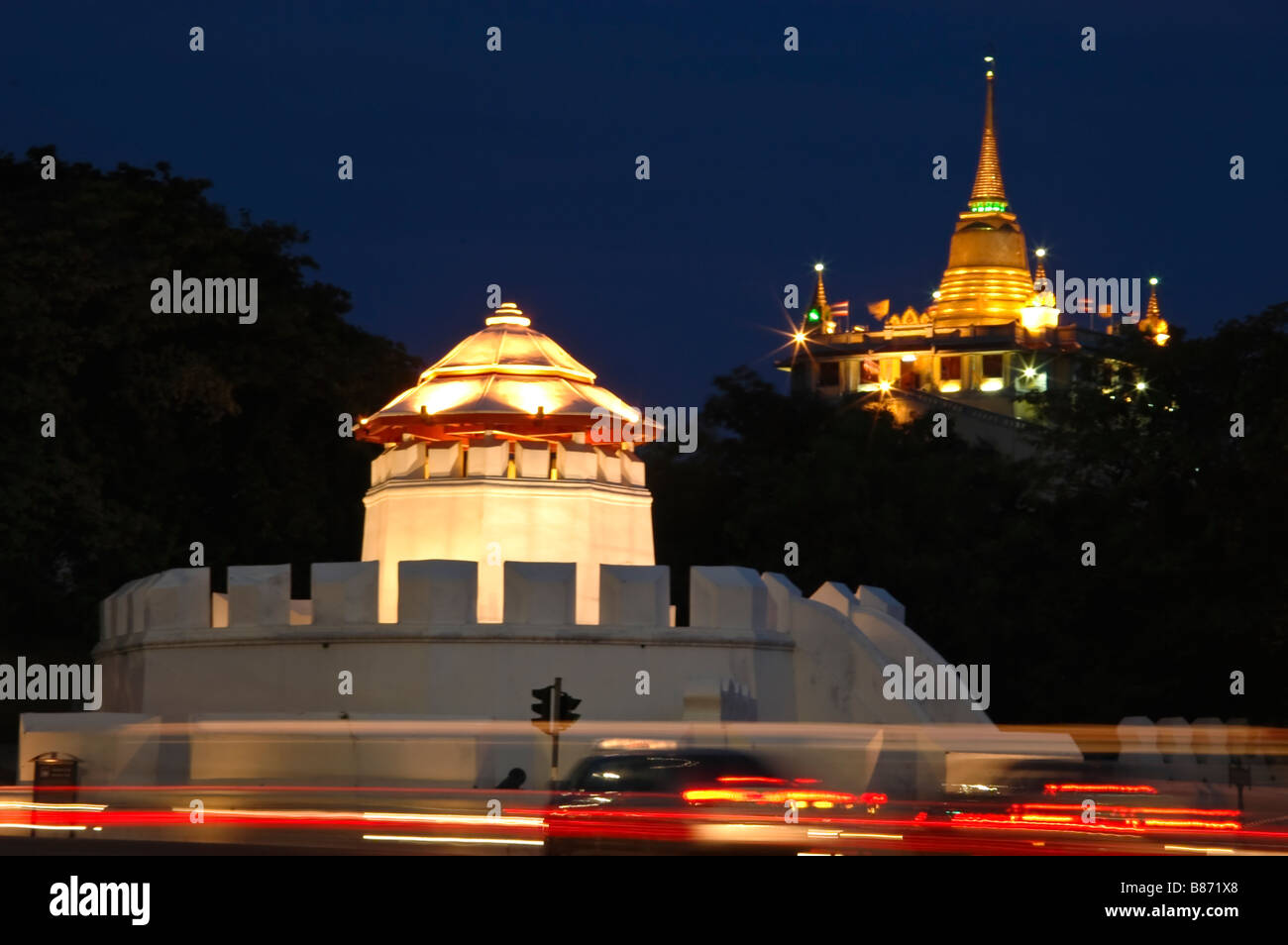 Bangkok landmarks hi-res stock photography and images - Alamy