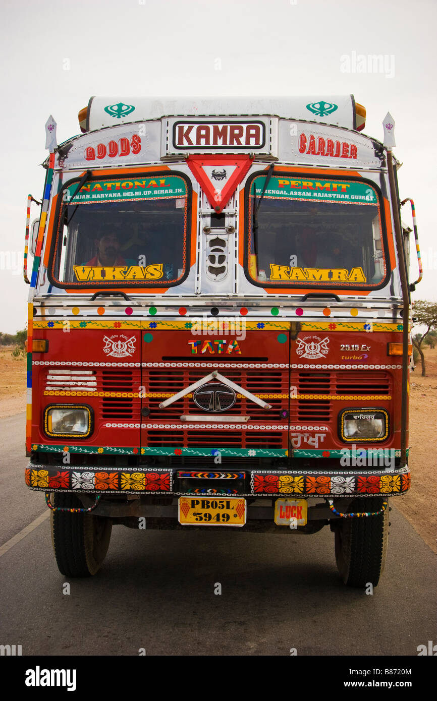 Indian buses hi-res stock photography and images - Alamy