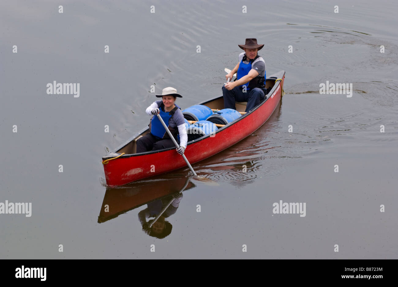 Male and female canoeists hi-res stock photography and images - Alamy