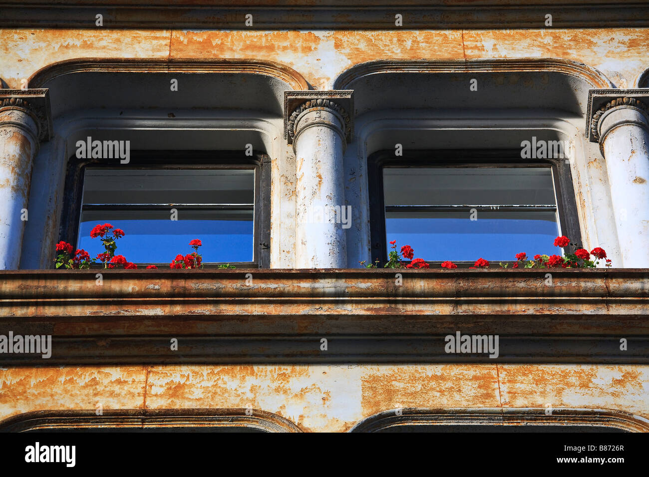 New york loft windows hi-res stock photography and images - Alamy