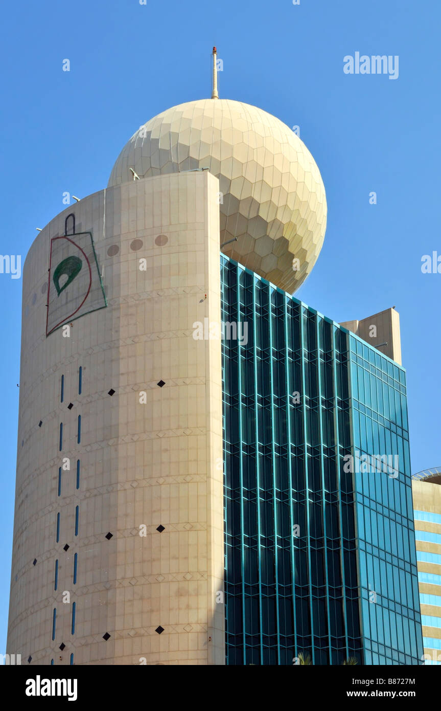 Dubai modern building architecture Stock Photo - Alamy