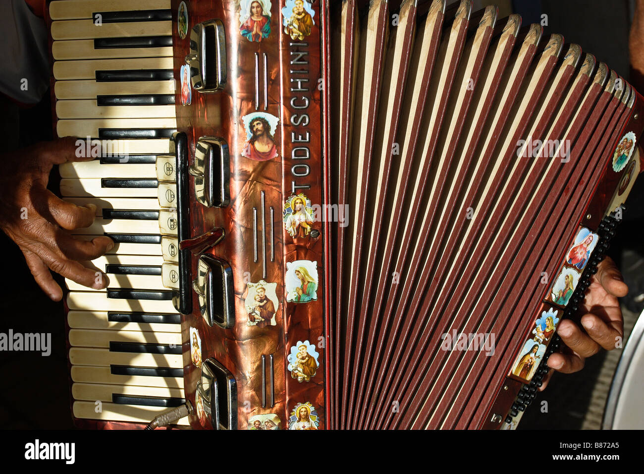 Musical instrument bellows hi-res stock photography and images - Alamy