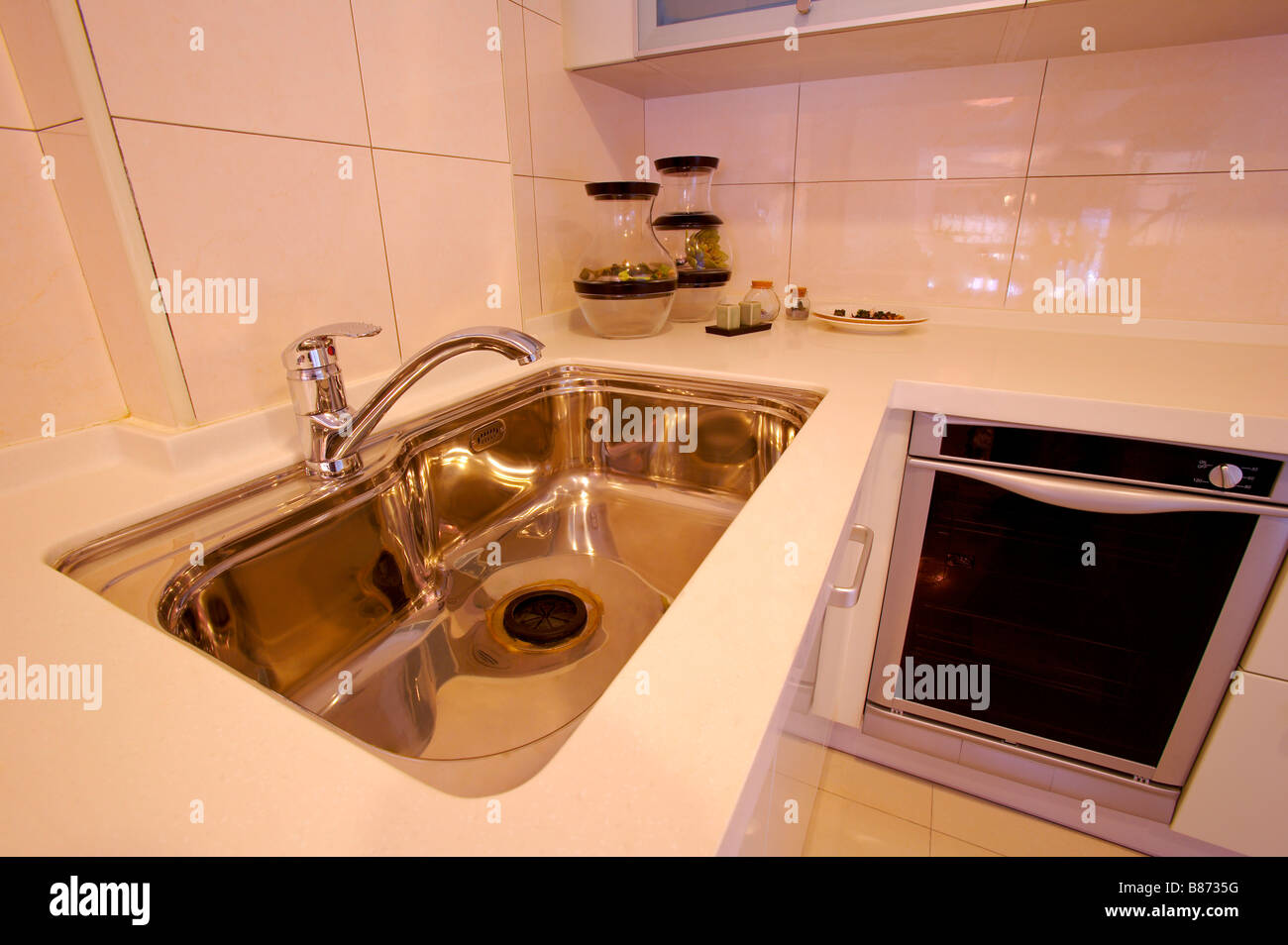 Close up of a kitchen Stock Photo - Alamy