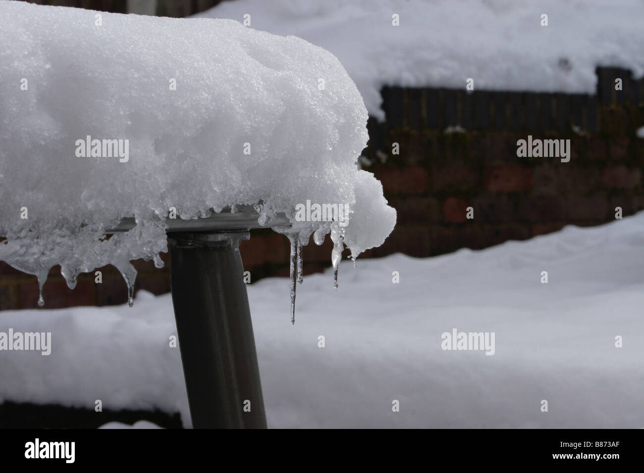 Melting snow table hi-res stock photography and images - Alamy