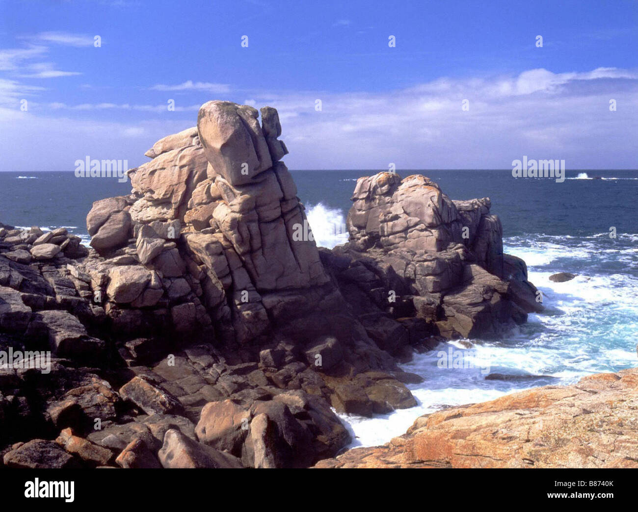 Yock Island, north coast. High tide Stock Photo - Alamy