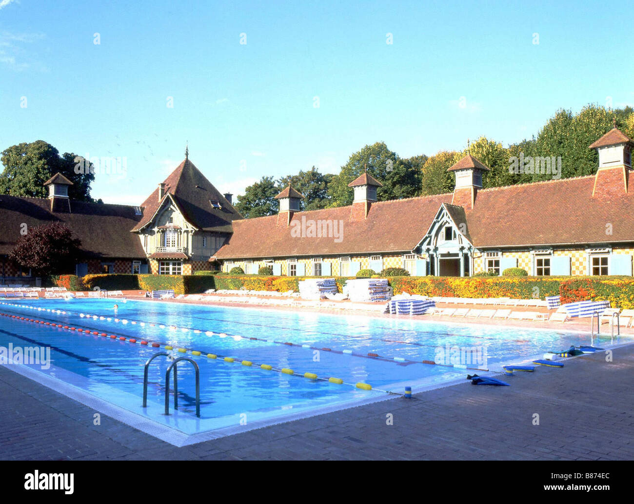 Buildings country club hi-res stock photography and images - Alamy