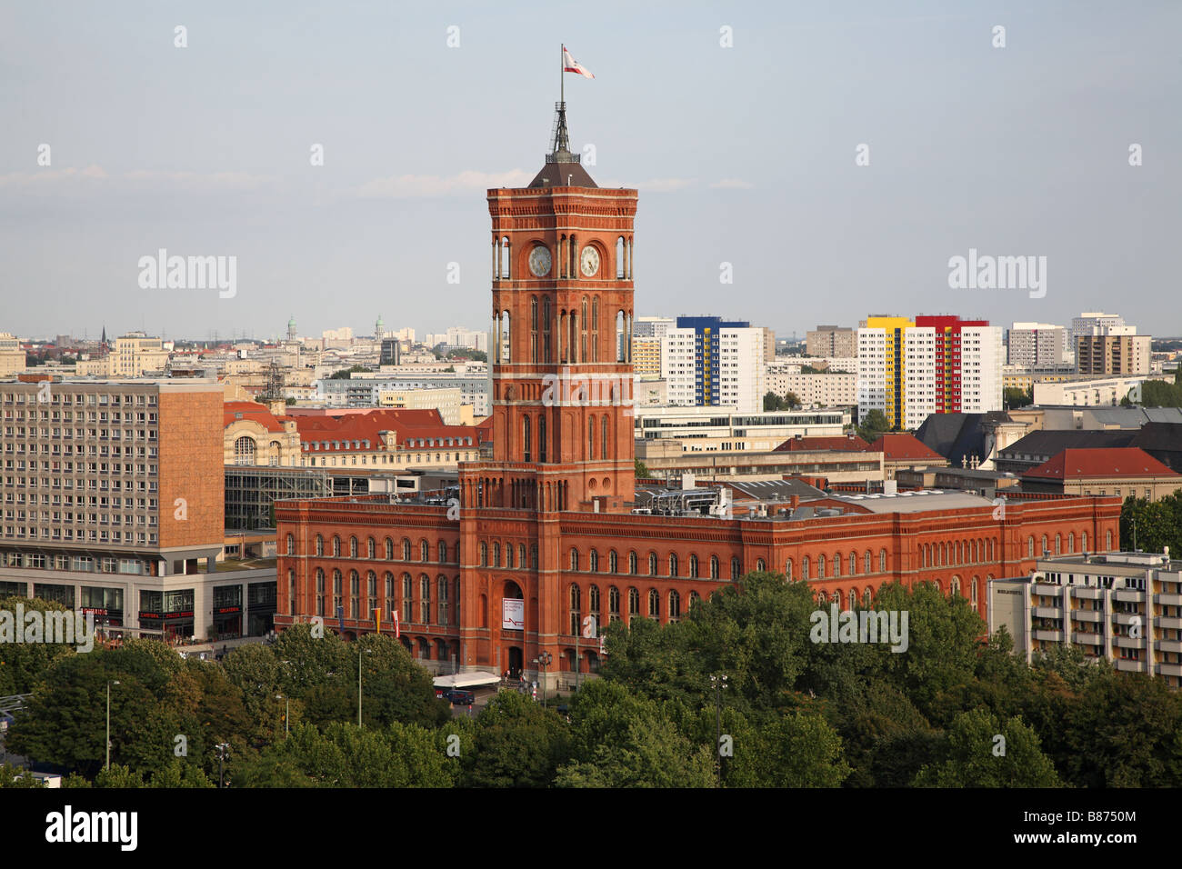 Rotes rathaus red town hall hi-res stock photography and images - Alamy