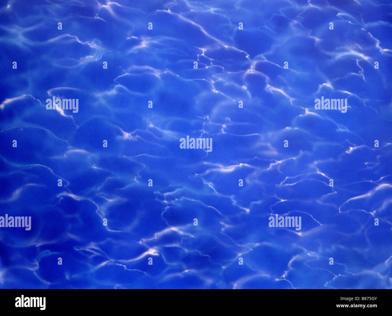 Tarp pool hi-res stock photography and images - Alamy