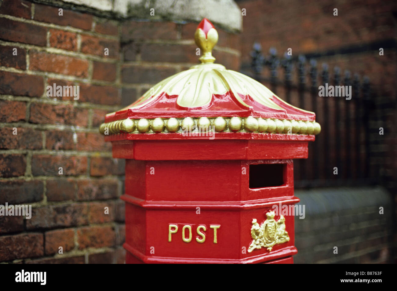 Mailboxmail hi-res stock photography and images - Alamy